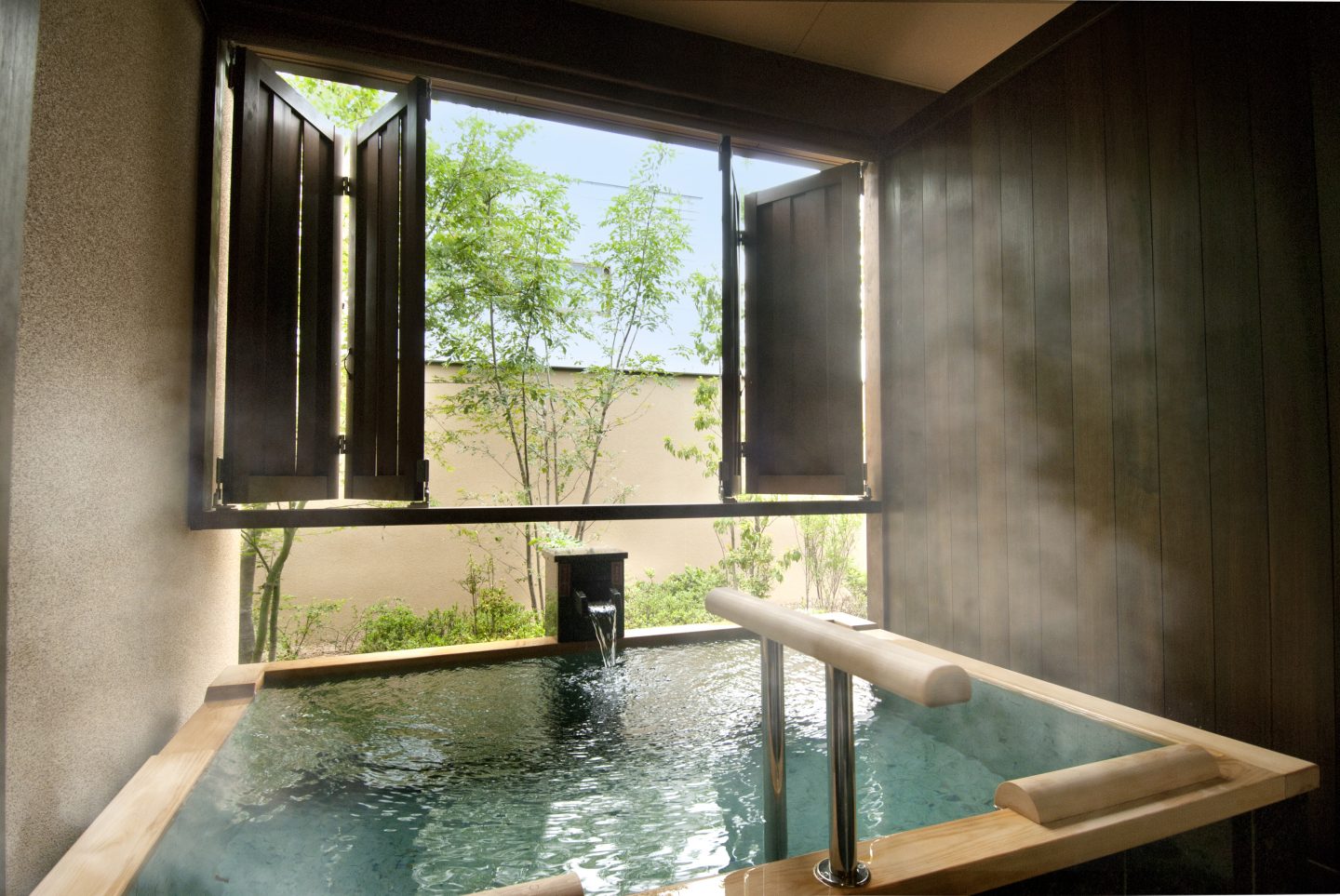 Luxury Japanese Baths by USTECH | Living | Metropolis Japan