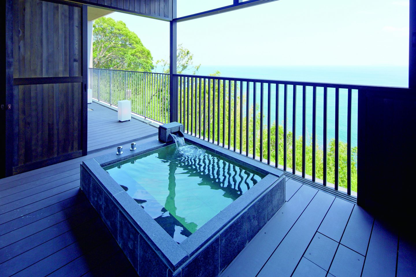 Luxury Japanese Baths by USTECH | Living | Metropolis Japan