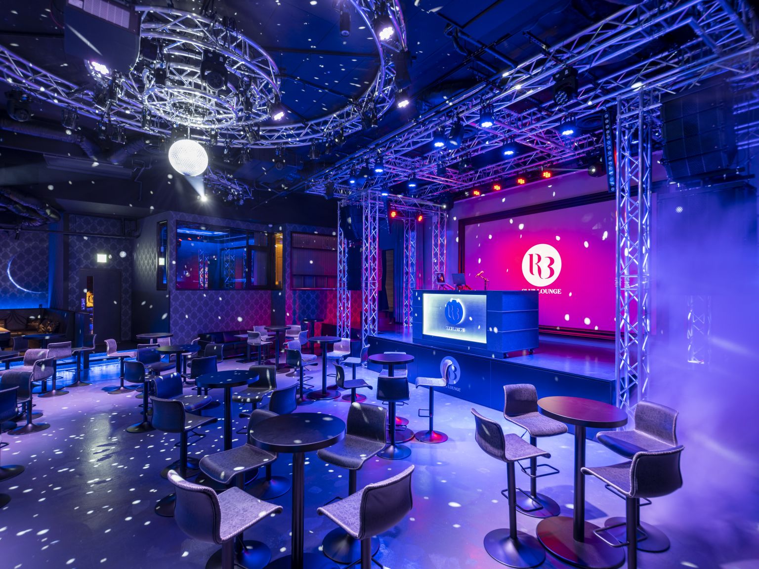 EXTASIA at R3 Club Lounge | Dining | Metropolis Japan