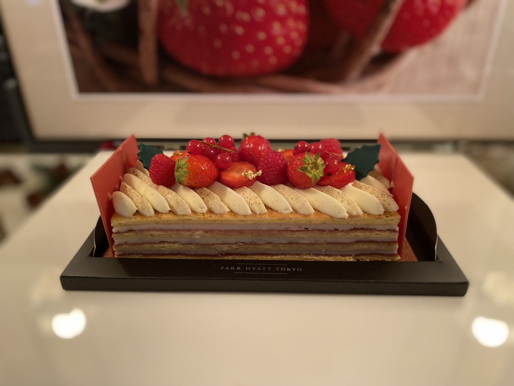 Park Hyatt Tokyo Christmas Cakes | Dining | Metropolis Japan