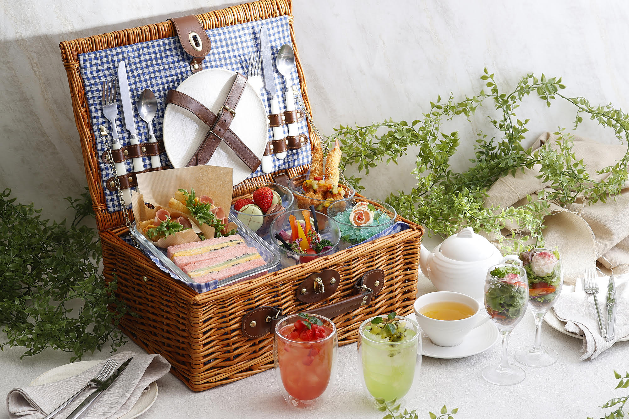 The Strings Omotesando- Picnic Lunch Baskets | Events | Metropolis Japan