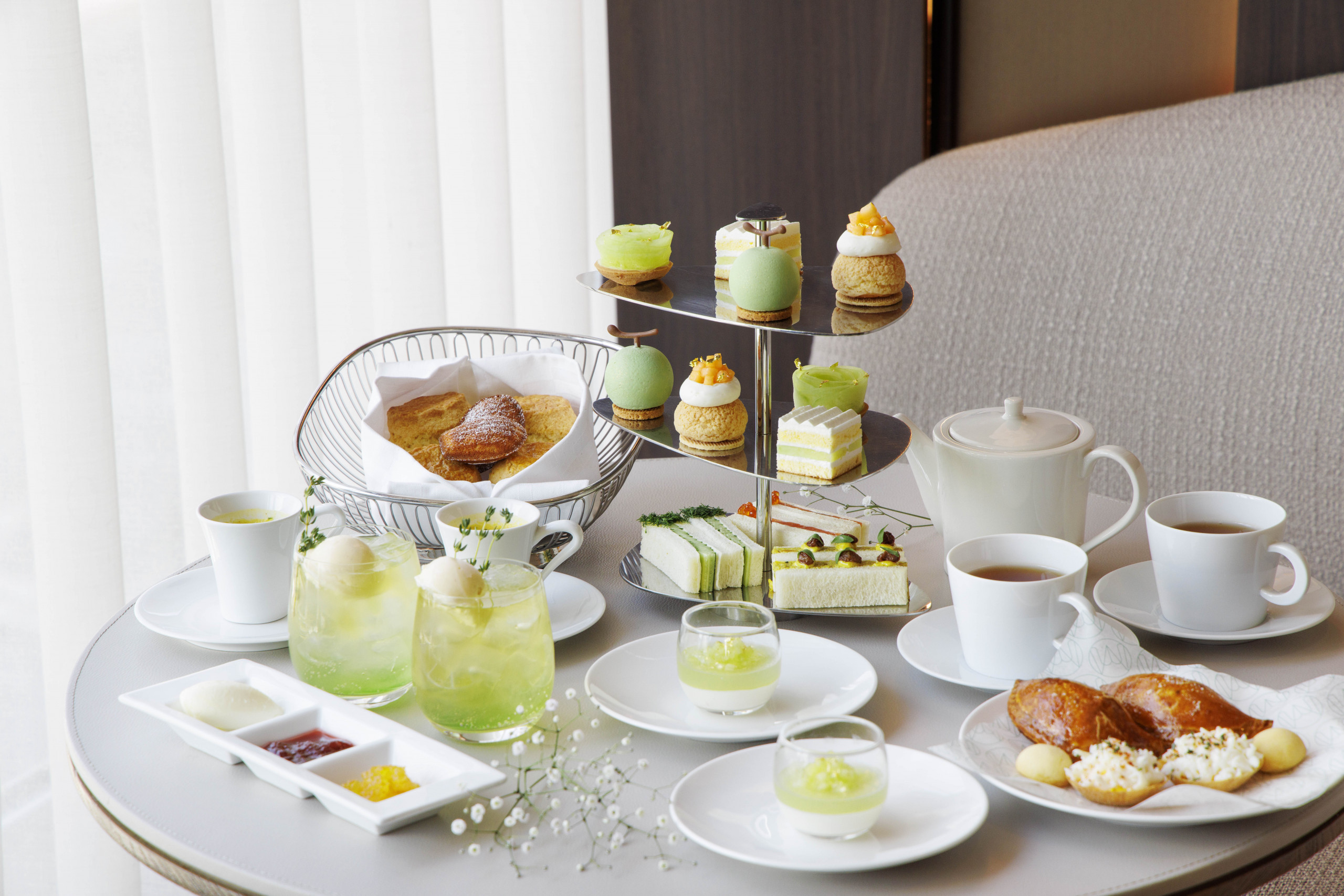 MAISON MARUNOUCHI's Melon Afternoon Tea | Metropolis Japan