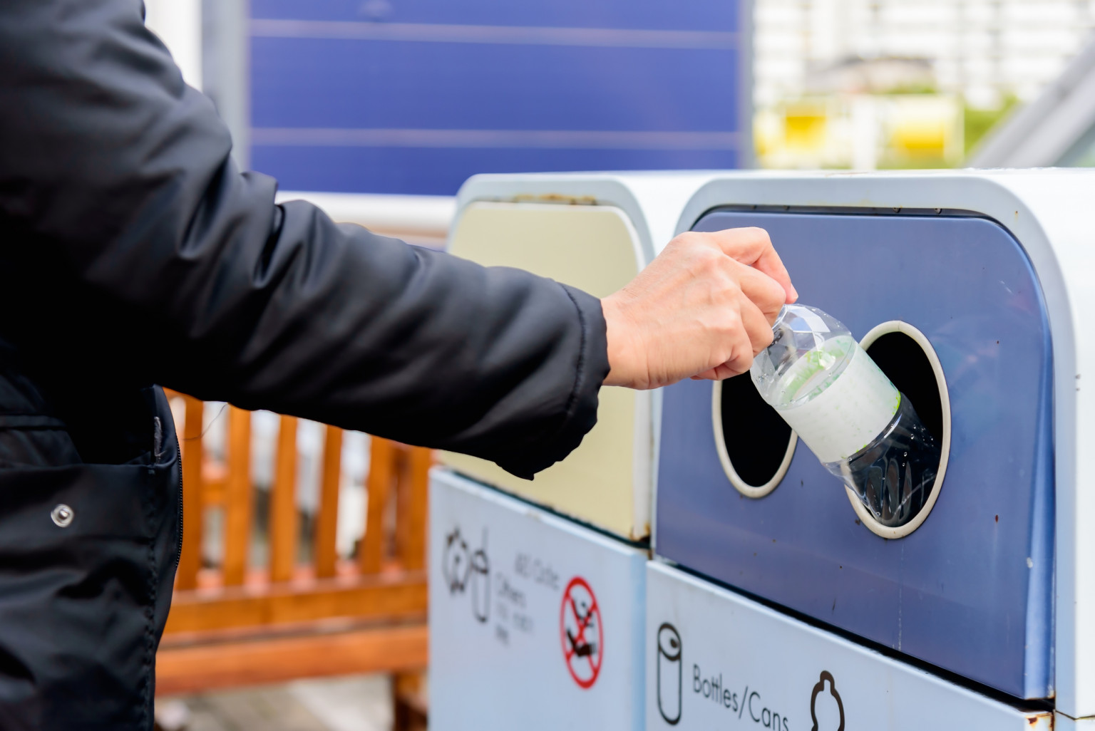 Why Does Japan Have So Few Trash Cans? | Metropolis Japan